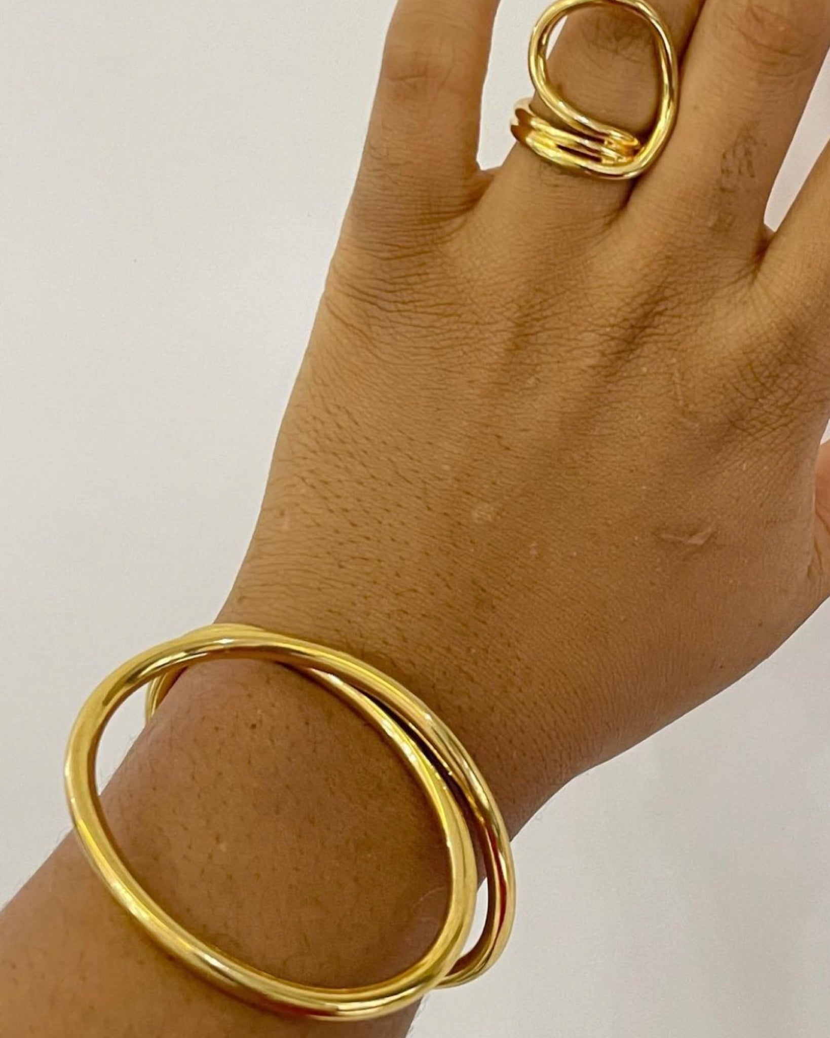 Ambi Gold Chunky Bracelet – Studio Concierge